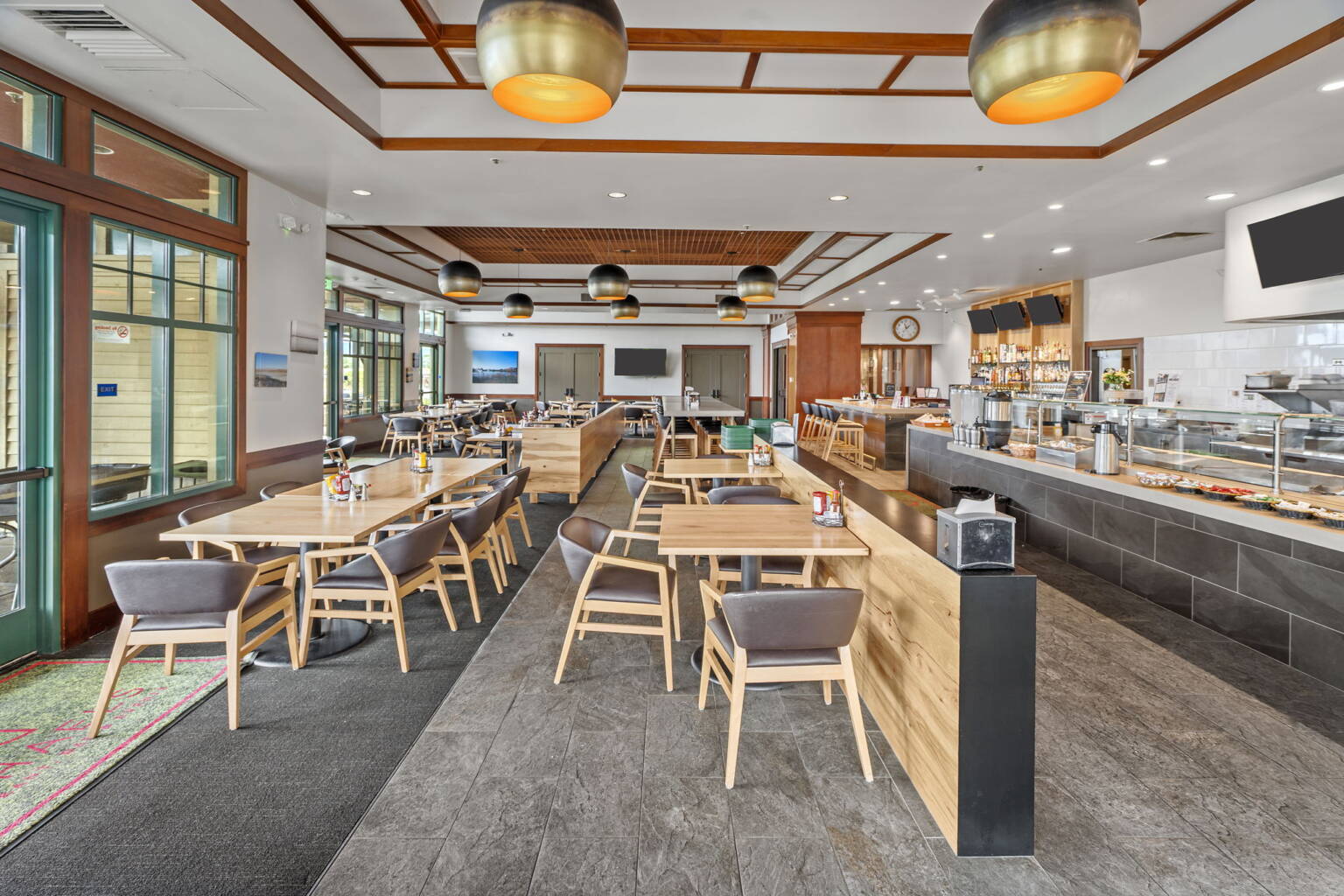 Michael’s Bar & Grill – Shoreline Golf Links